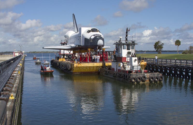 Space Shuttle Orbiter Explorer Editorial Stock Image - Image of launch ...