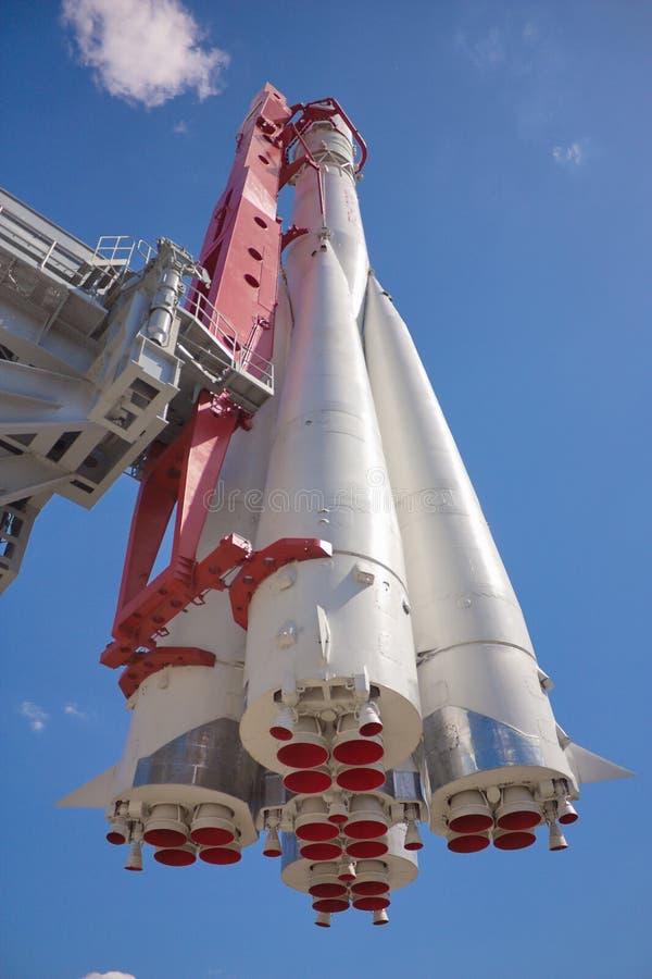 Spaceship rocket editorial image. Image of planet, capsule - 38787815