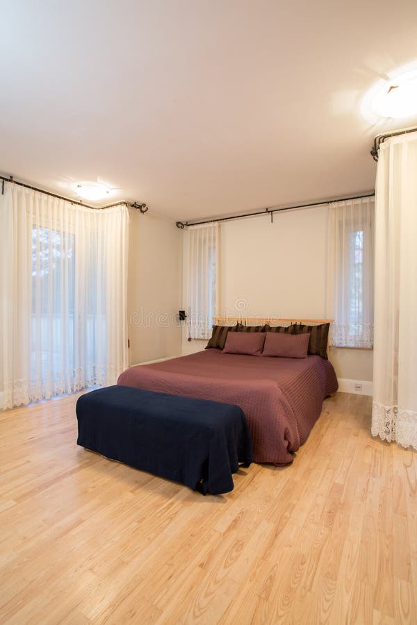 Spacious Luxury Bedroom Interior Stock Photo - Image of parquet ...