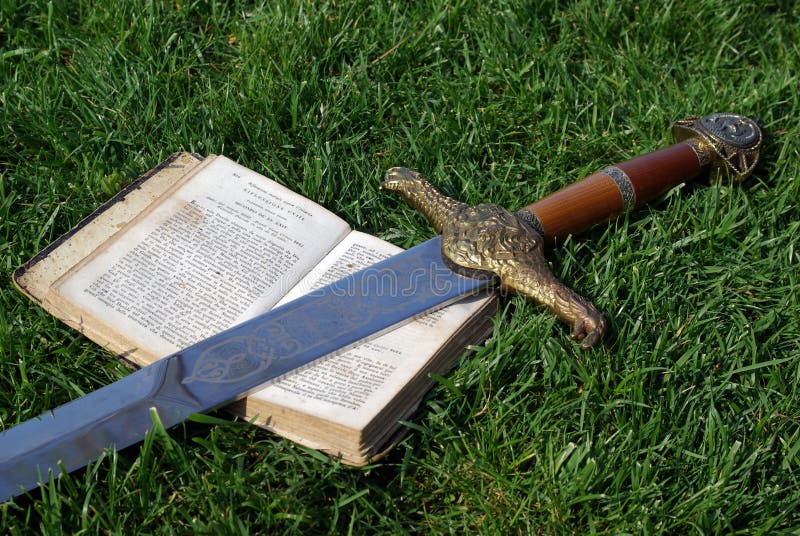 Spada immagine stock. Immagine di traversa, antico, armamento - 11171807