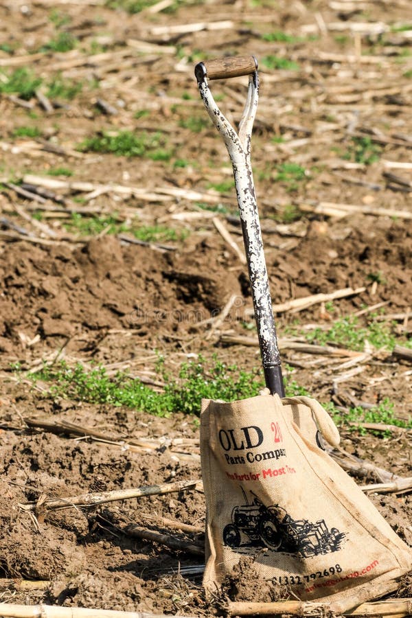Spade and bag editorial stock photo. Image of antique - 117150443