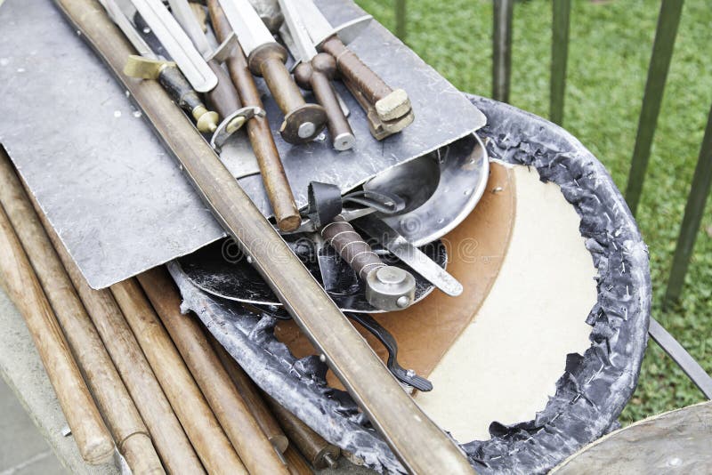Spade medievali antiche immagine stock. Immagine di maniglia - 50606923