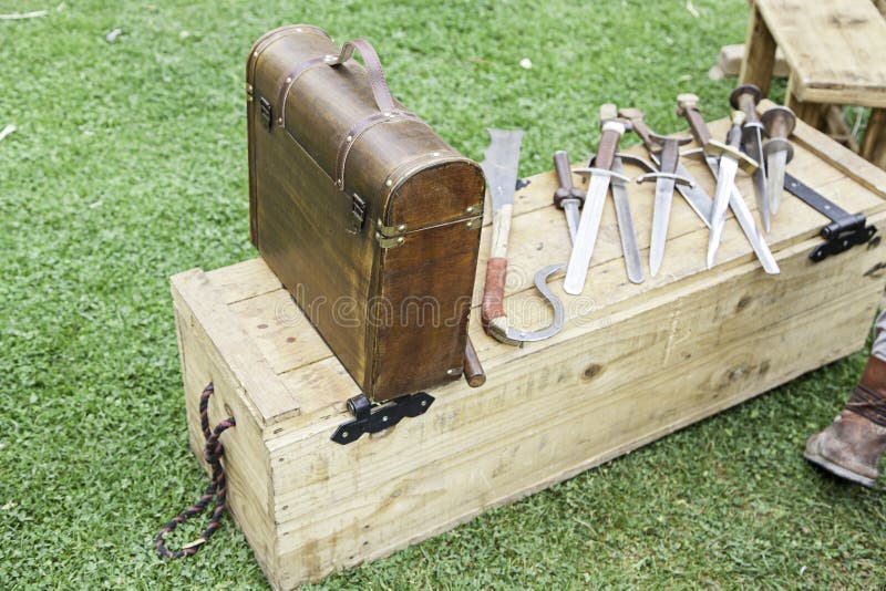 Spade medievali antiche fotografia stock. Immagine di lamierina - 50609652