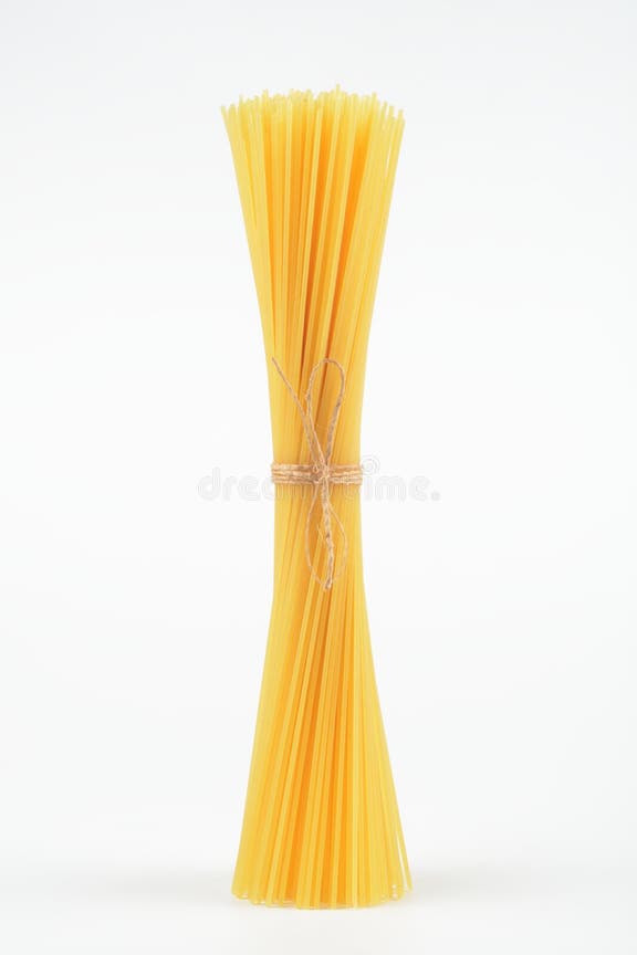 Spaghetti photo stock. Image du verticale, jaune, lasso - 136009492
