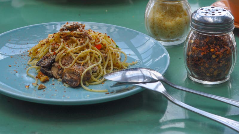 Spaghetti Agliolio at the Restaurant Stock Image - Image of curry, soup ...