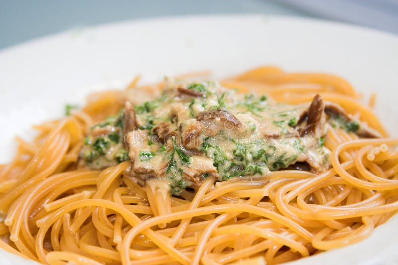 Spaghetti al funghi stock image. Image of mushrooms, yummy - 1070043