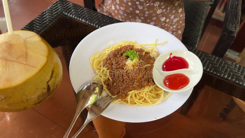 Spaghetti Bolognese Pork or Spaghetti with Minced Pork Stock Video ... Spaghetti Bolognese Pork or Spaghetti with Minced Pork Stock Video ...