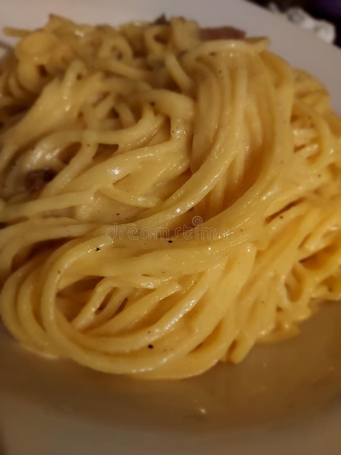 Spaghetti Carbonar Traditional Stock Photo - Image of produce, noodle ...