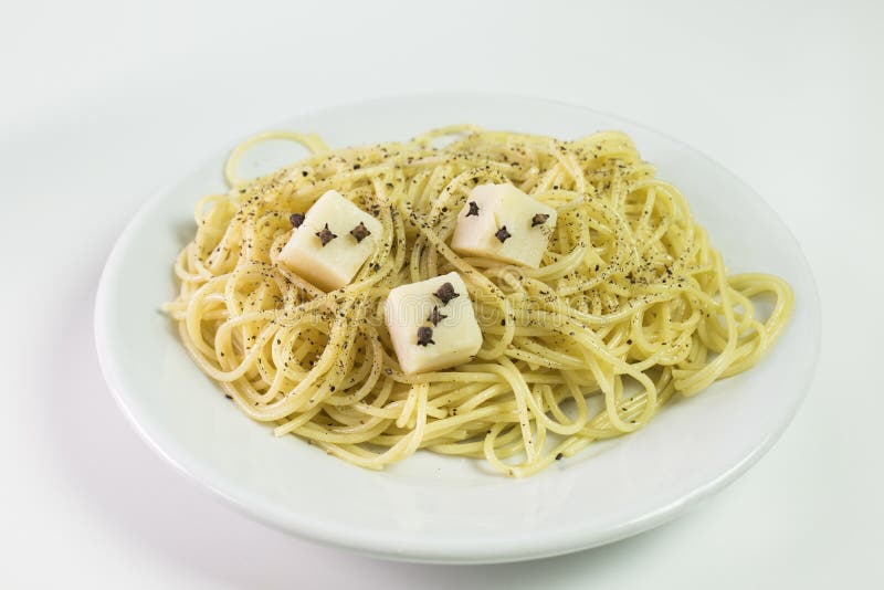 Spaghetti with Cheese Cubes Stock Photo - Image of cubes, plate: 59590162