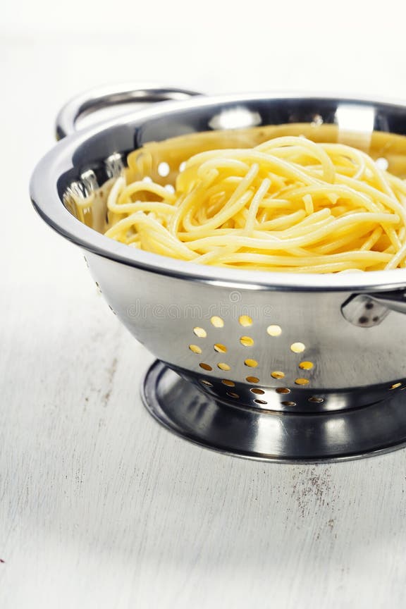 Spaghetti in colander stock photo. Image of easy, traditional - 33568082