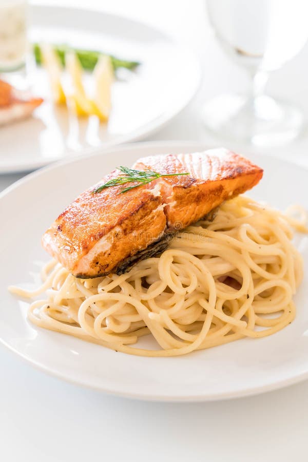 Spaghetti Cream Sauce with Salmon Stock Image - Image of fish, salmon ...