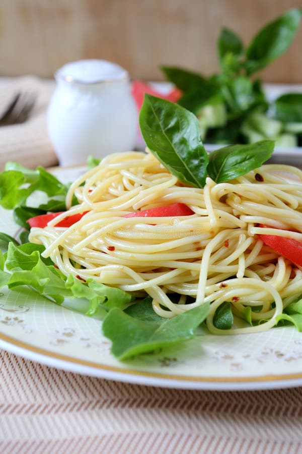 Spaghetti with Fresh Vegetables Stock Image - Image of tomato, meal ...