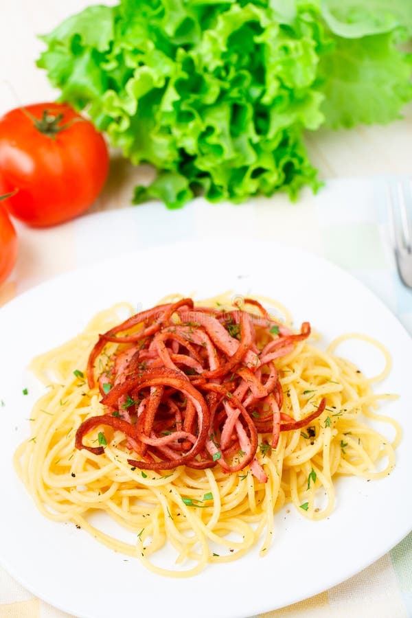 Spaghetti with fried ham stock image. Image of meat, fresh - 34634555