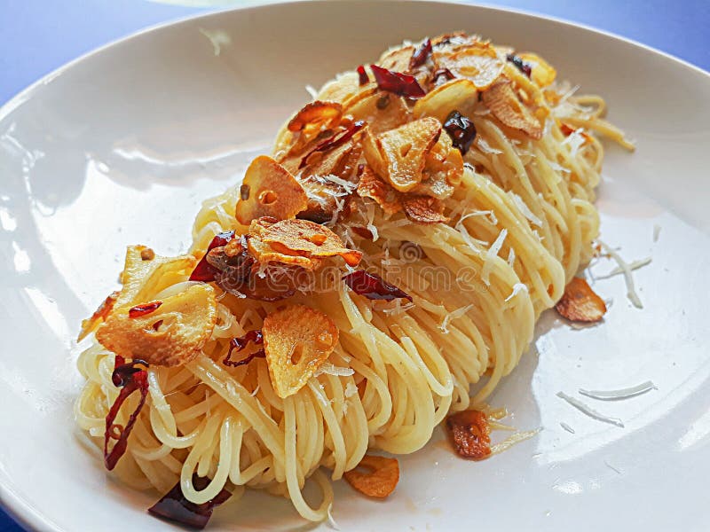 Spaghetti with Garlic and Chilli Stock Image - Image of noodle ...