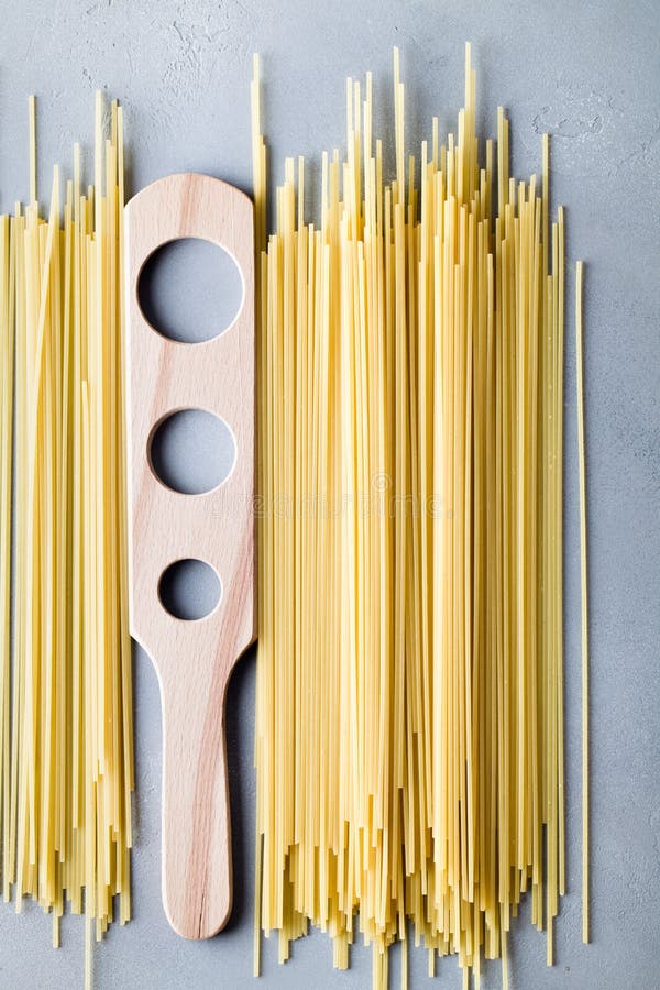 Spaghetti with Spaghetti Measuring Stick Stock Image - Image of flat ...