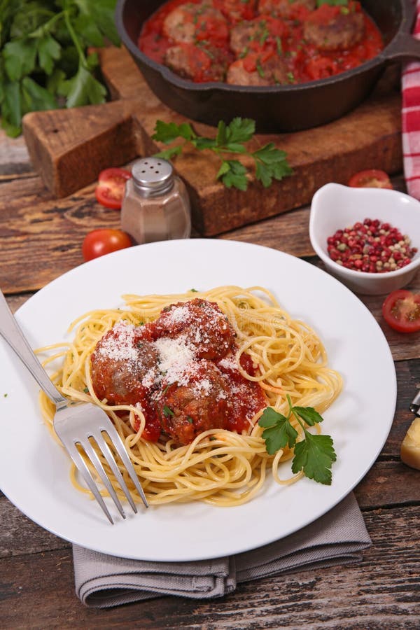 Spaghetti with meatball stock image. Image of cheese - 81058391