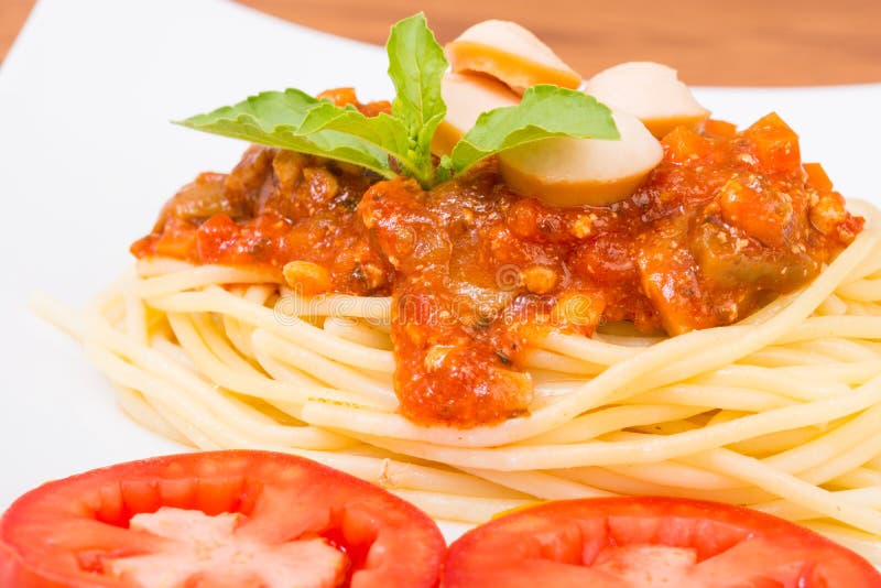 Spaghetti Met Gehakt En Groenten Stock Afbeelding - Image of ...
