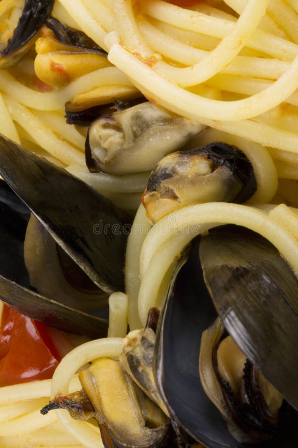 Spaghetti with mussels stock image. Image of cheese - 130655161