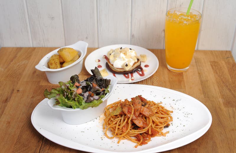 Spaghetti set stock photo. Image of drink, lunch, meal - 95881534