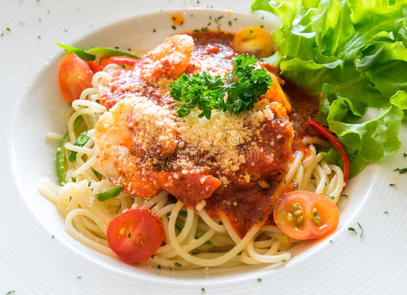 Spaghetti Shrimp Tomato and Chilli Stock Image - Image of close ...
