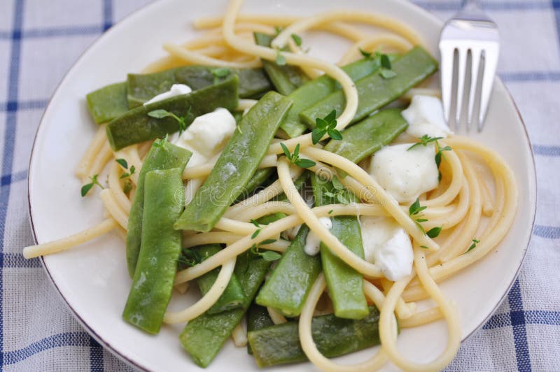 Spaghetti with Sugar Snap Peas Stock Photo - Image of appetizer, food ...