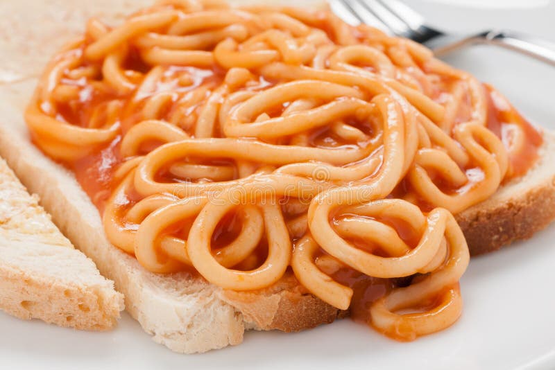 Spaghetti on toast stock image. Image of noodles, british - 148975223