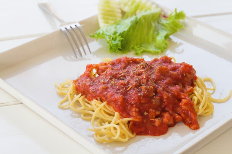 Tomato source spaghetti stock image. Image of white, source - 18634273