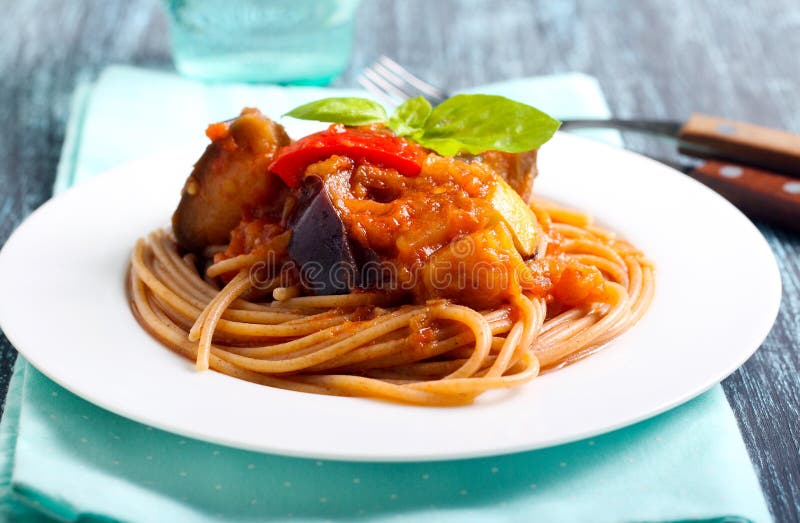 Spaghetti stock image. Image of sauce, gravy, stew, vegetable - 61265389