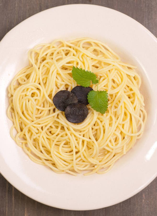 Spaghetti whit truffles stock photo. Image of noodles - 23423756