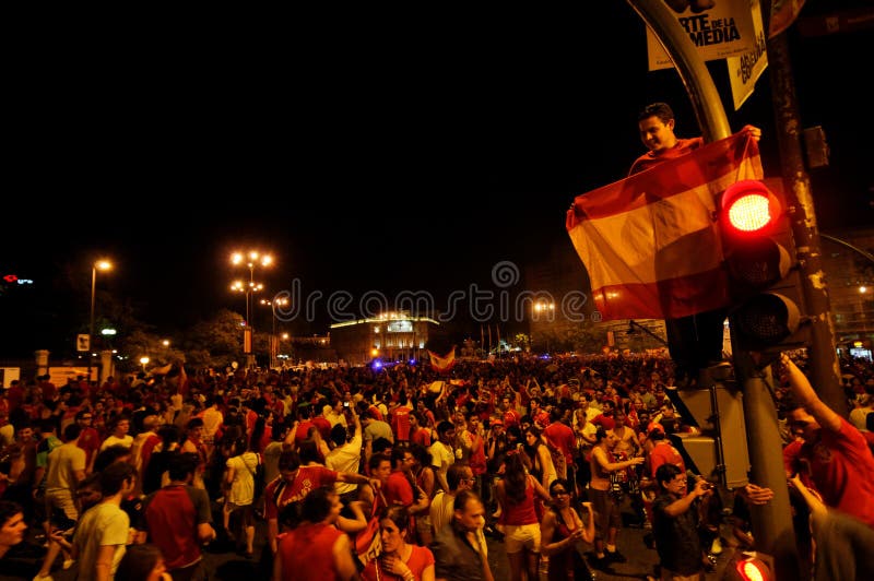 Spain celebrating victory editorial photo. Image of flag - 15111756
