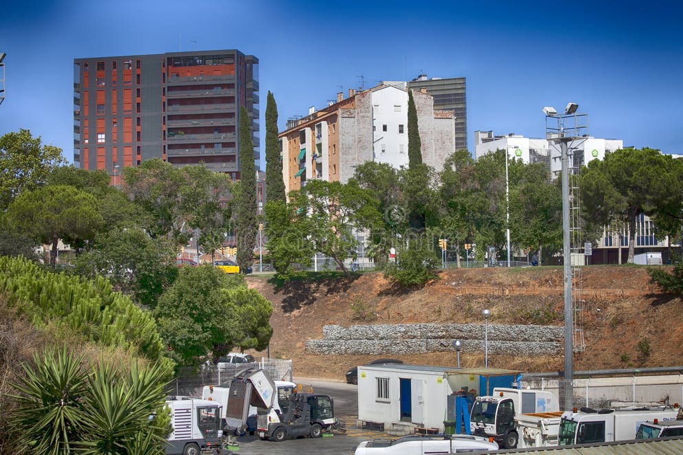 Spanish Construction Workers, Construct a Major Build Editorial Image ...