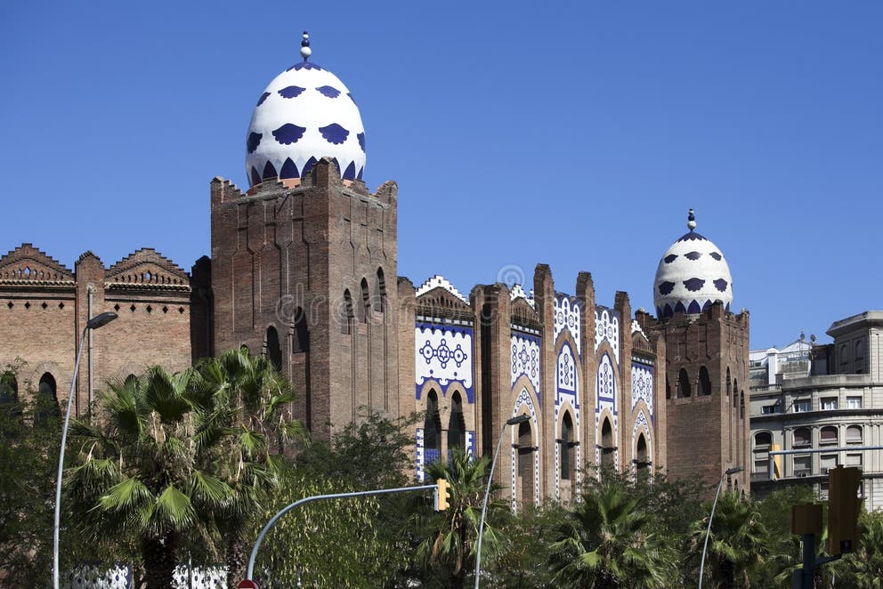 Spanish Construction Workers, Construct a Major Build Editorial Image ...