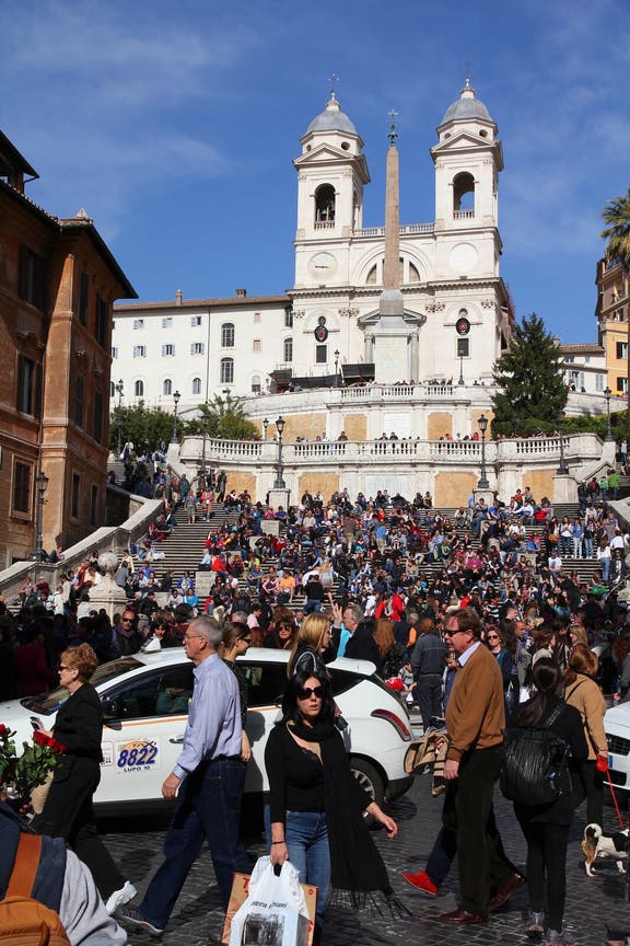 Spanish Square, Rome editorial image. Image of rome, resting - 25805505