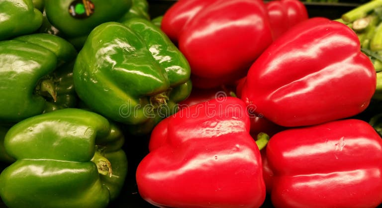Spansk peppar arkivfoto. Bild av peppar, producera, klocka - 47673100