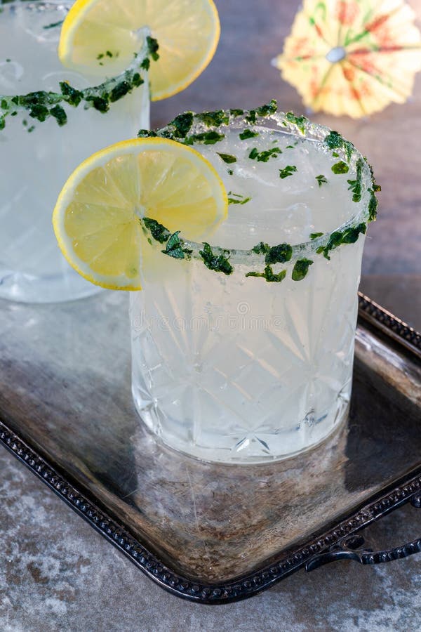 Vodka and Lemonade Cocktail Stock Photo - Image of fizz, cold: 265263874