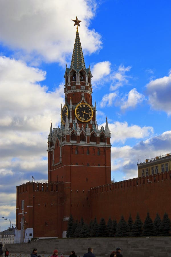 Kremlin Clock Tower And Red Square, Moscow Stock Photo - Image of ...