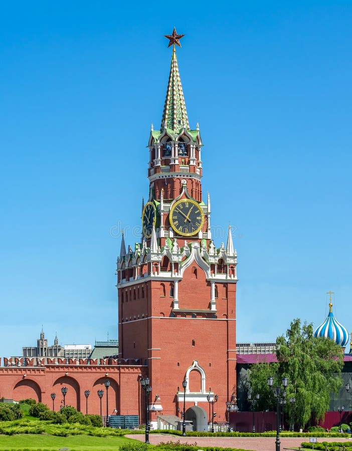 Moscow Kremlin Panorama with Towers, Palaces and Cathedrals at Sunset ...