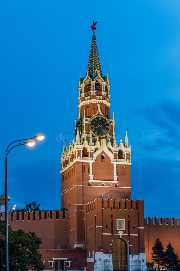 Spasskaya Tower, Red Square, Moscow Stock Image - Image of morning ...