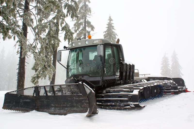 Speciaal Sneeuwvoertuig - Pistenbully of Snowcat Stock Foto - Image of ...