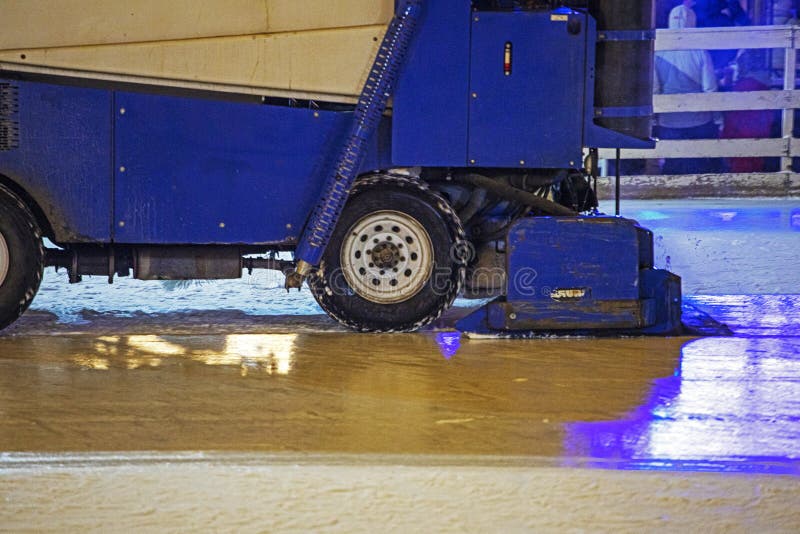 Special Machine on the Figure Skating Rink Polishes Stock Image - Image ...