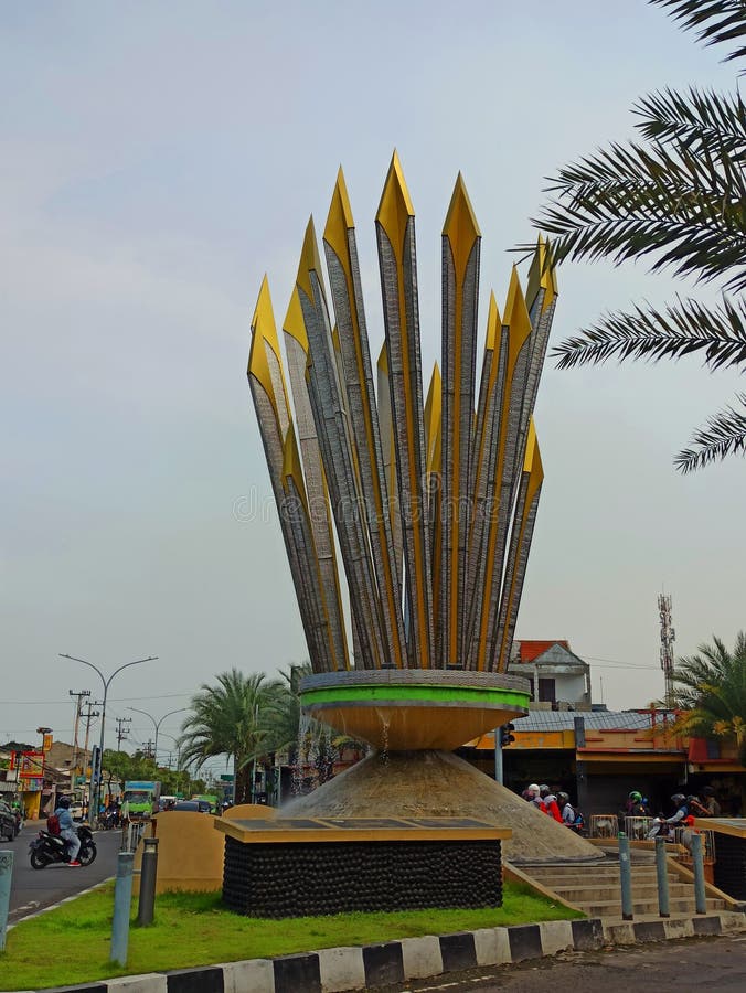The Special Monumen, Lontar Monumen in Gresik. Editorial Photo - Image ...