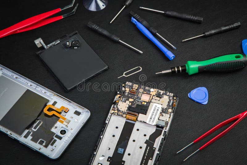 Special Purpose Tools for Repair of the Broken Smartphone Editorial ...