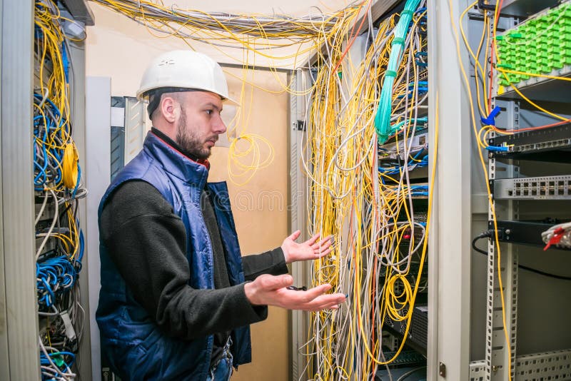 Specialist Does Not Know How To Solve the Problem with the Internet ...