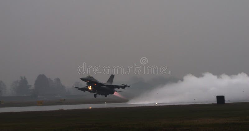 Spectacular Afterburner Takeoff from Flooded Runway by American Fighter ... Spectacular Afterburner Takeoff from Flooded Runway by American Fighter ...