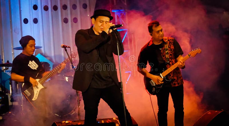 Spectacular Band Performance. Editorial Stock Image - Image of green ...