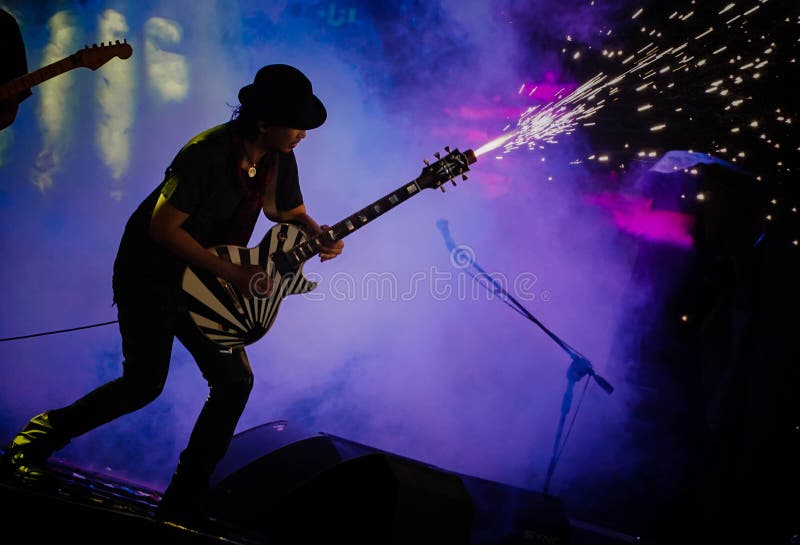 Spectacular Band Performance. Editorial Photography - Image of padi ...