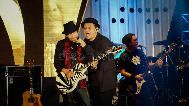 Spectacular Band Performance. Editorial Photo - Image of enjoy, andong ...