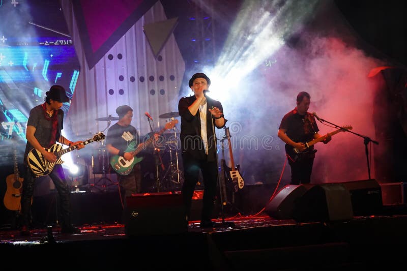 Spectacular Band Performance. Editorial Image - Image of padi, clouds ...