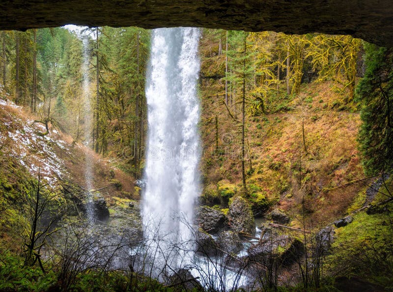 Spectacular View of the Silvery Falls Waterfall in a Lush Green Forest ...