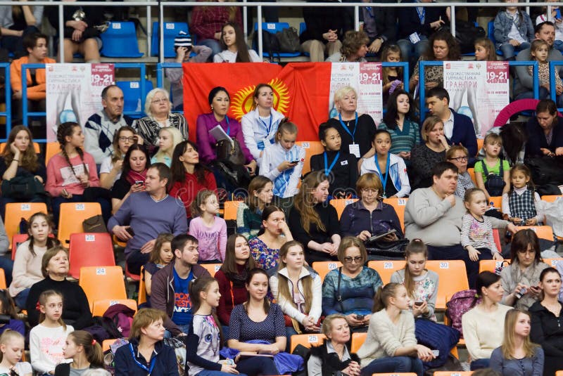 Spectateurs Sur Des Tribunes Image stock éditorial - Image du aérobic ...